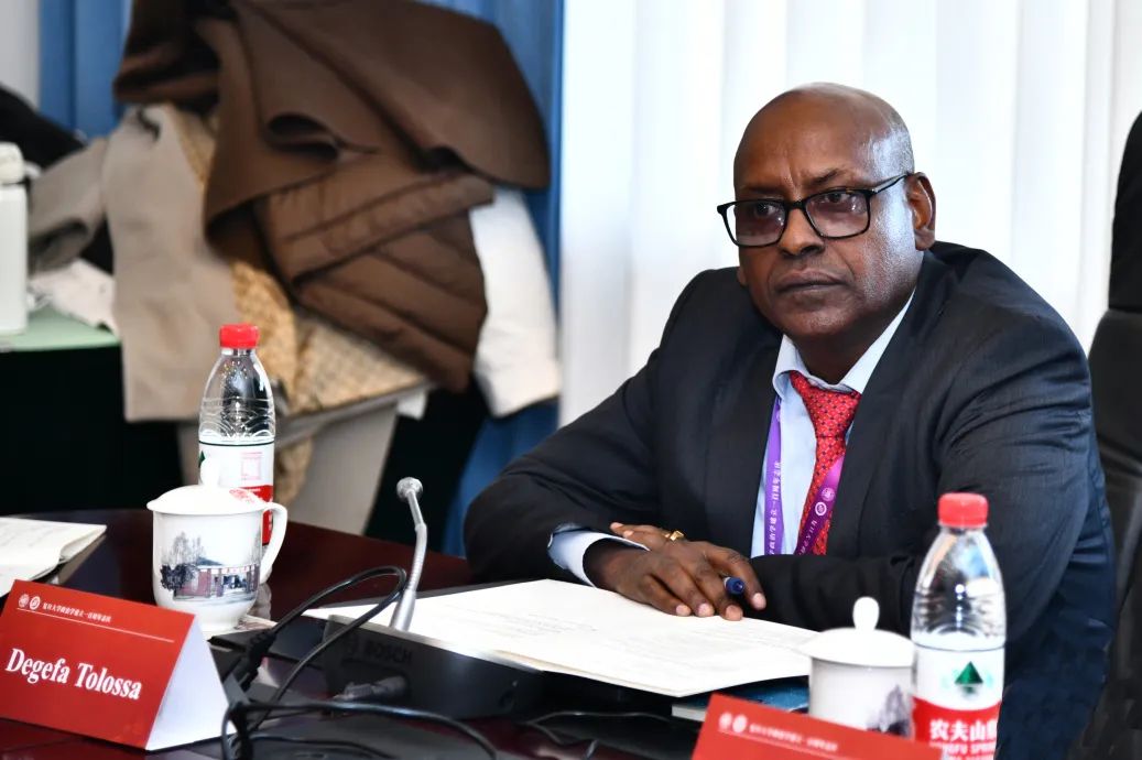 共话“政治世界的治理与秩序”，第四届政治学与国际关系学院联盟（USPIR）院长论坛在复旦举行